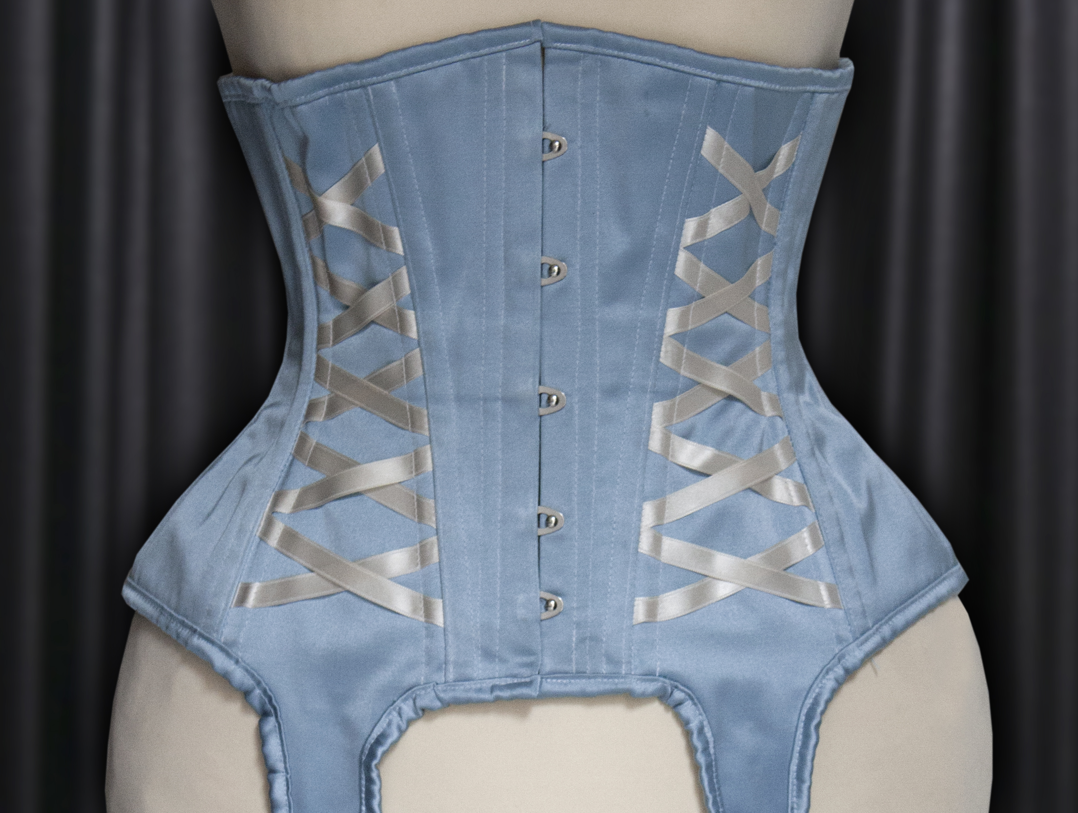 Underbust with Suspenders – Il Corsetto di Artemis